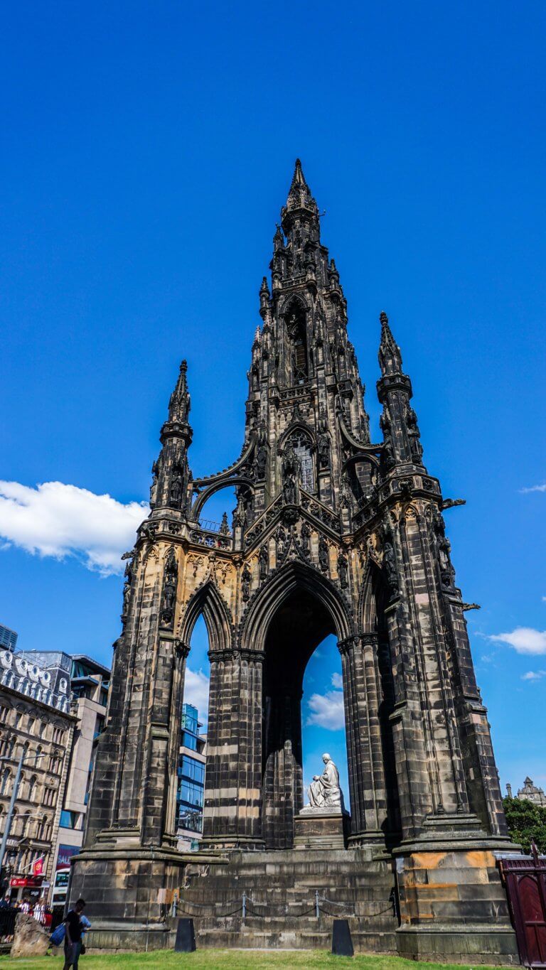 Edinburgh, Scotland: Castles, Lochs & Highland Cows