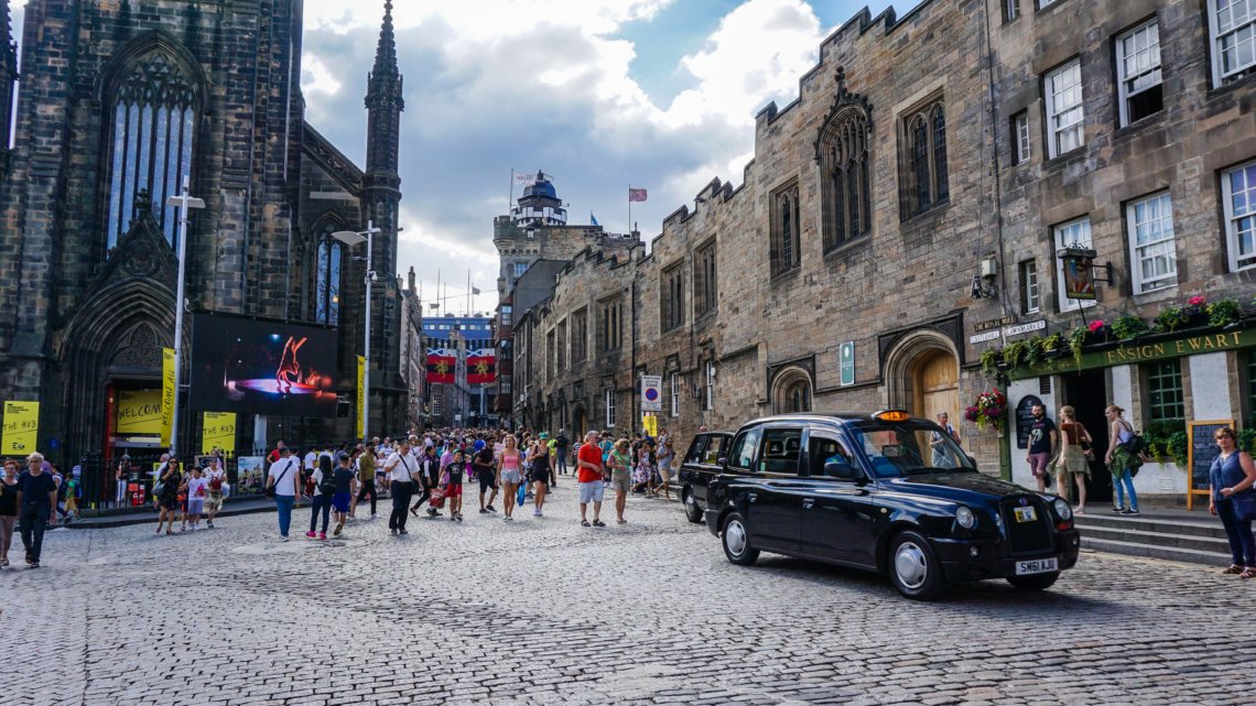 Edinburgh, Scotland: Castles, Lochs & Highland Cows